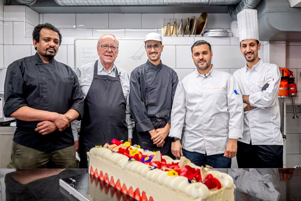 Le plus long fraisier du monde : Un chef pâtissier marocain bat le record Guinness - Actuelles ...
